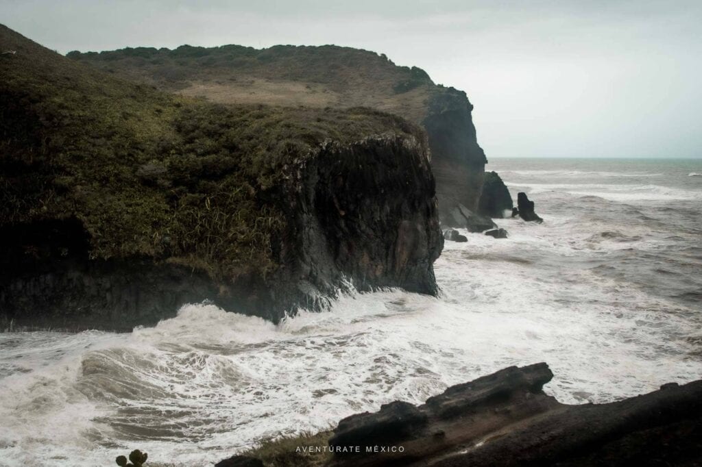 Acantilados de Roca Partida la joya de los Tuxtlas - Aventúrate México